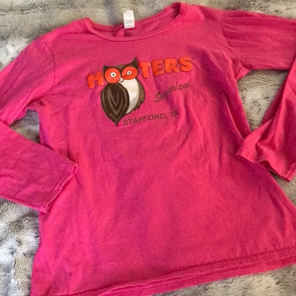 Hooters | Tops | Hooters Long Sleeve Tee S Bright Pink Restaurant Merch ...
